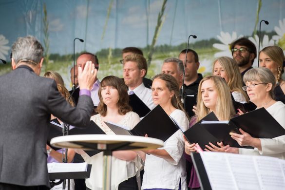 Top 5 Easter Choir Songs To Sing With Your Chorus