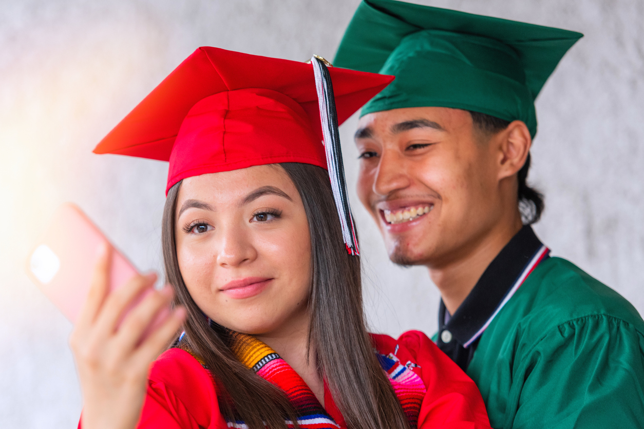 Graduation Outfits in Different Countries - Evess